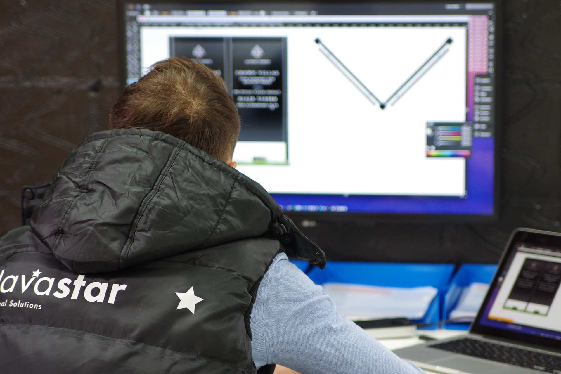 Sign manufacturers covering London and the UK | Lavastar